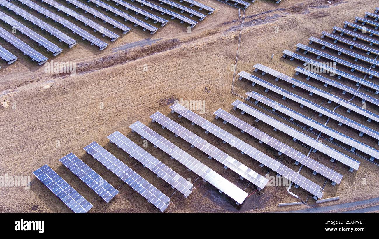 Solar panel aerial hi-res stock photography and images - Alamy