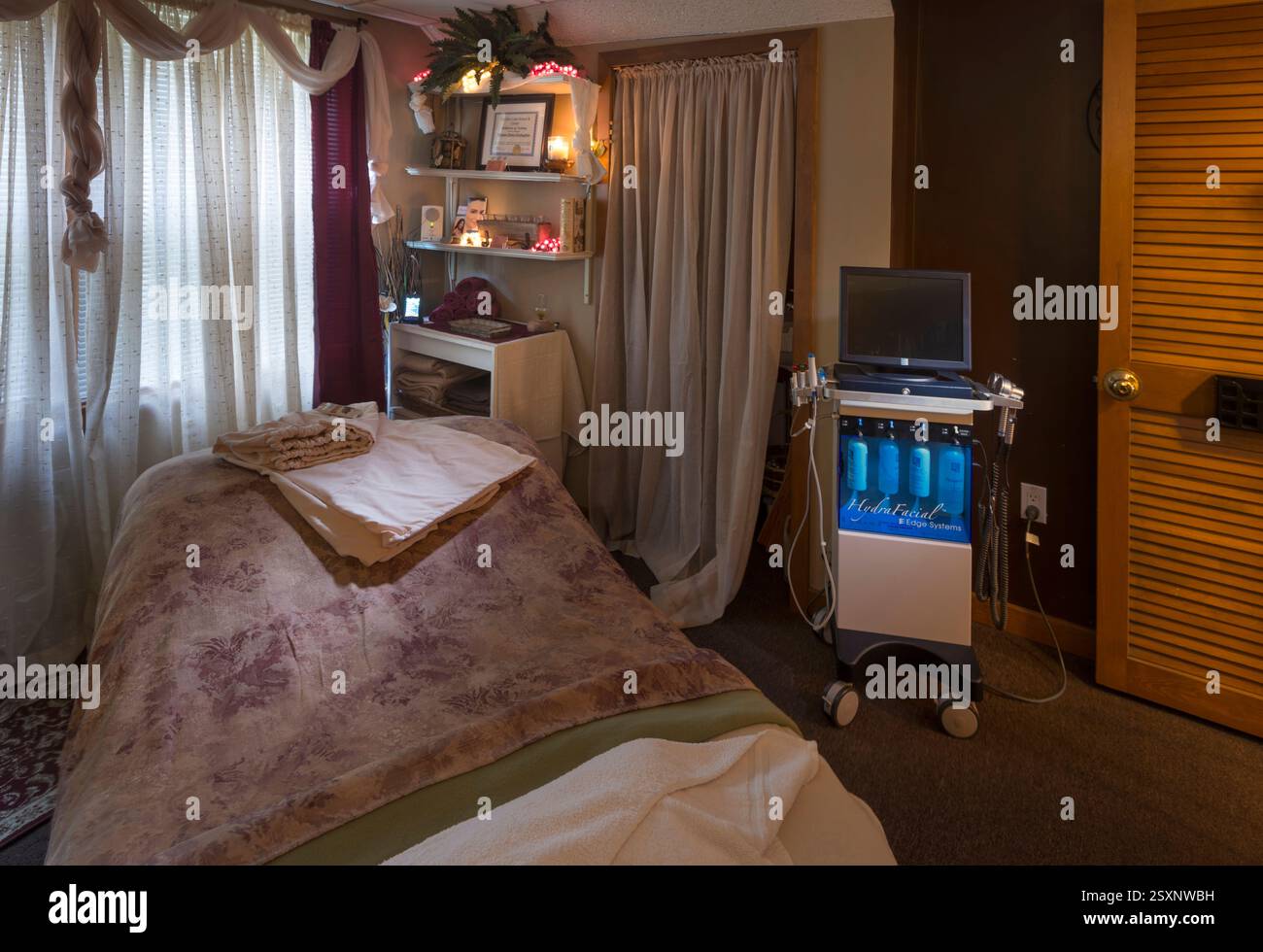 Interior of massage spa with facial machine, Pennsylvania, USA Stock ...