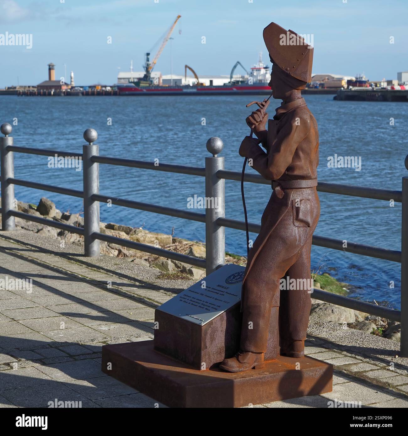 Molly sculpture dedicated to women who worked in the shipyards during ...