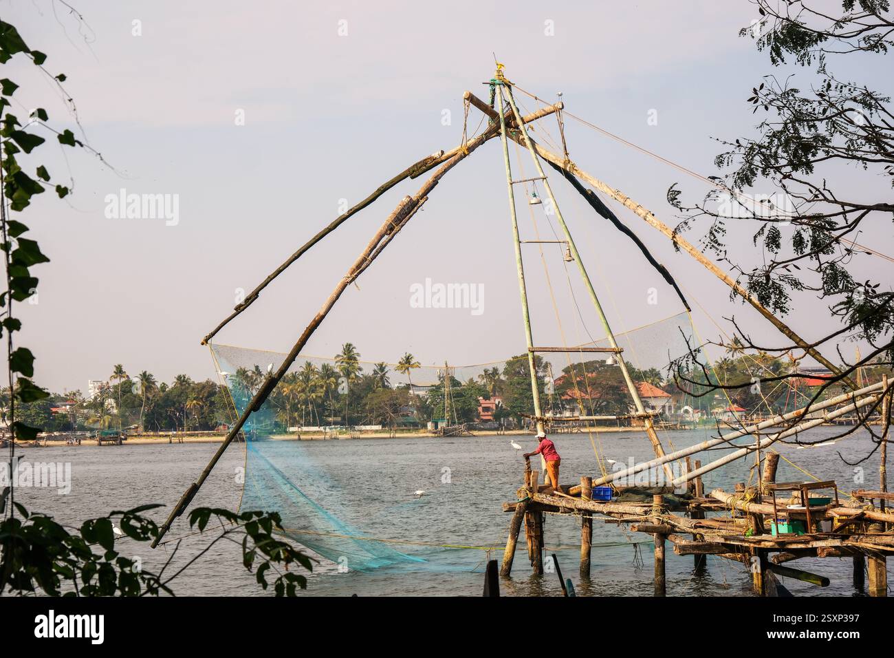 Chinese fishing net in Kochi, Kerala, India Stock Photo - Alamy