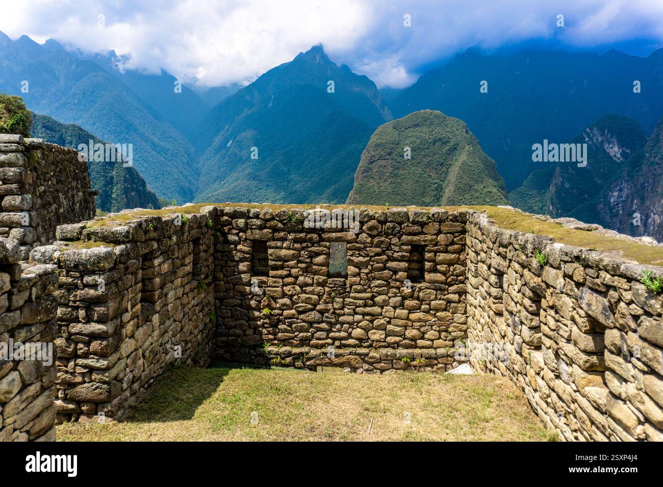Amazing Ancient Inca Architecture Of Machu Picchu Preserved Amidst The ...