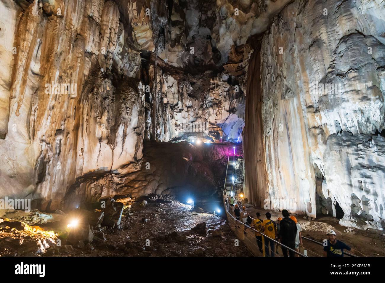 Inside view of Gua Tempurung cave in Perak, Malaysia Stock Photo - Alamy