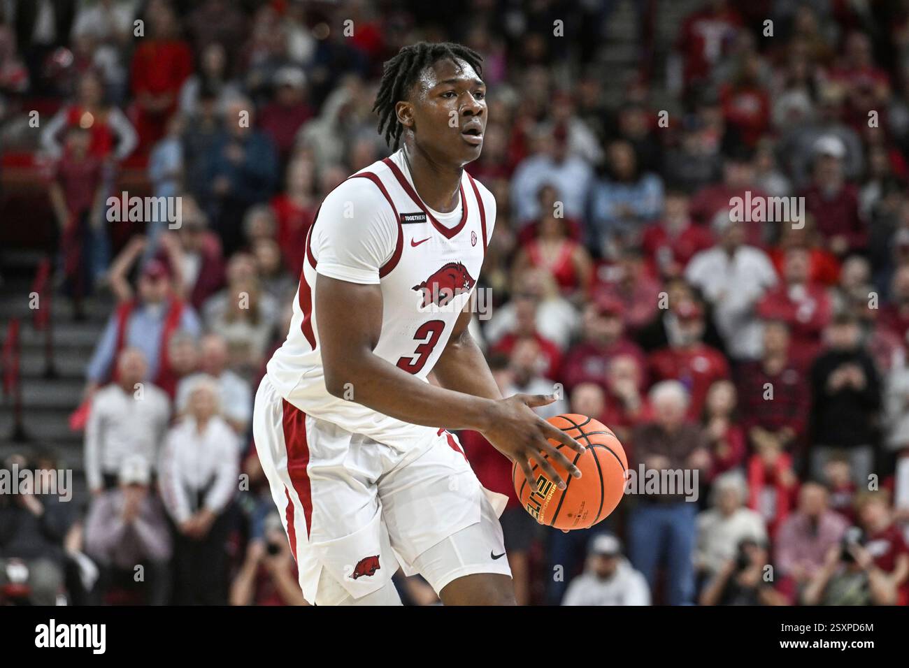 Arkansas forward Adou Thiero (3) runs a play against Missouri during an ...