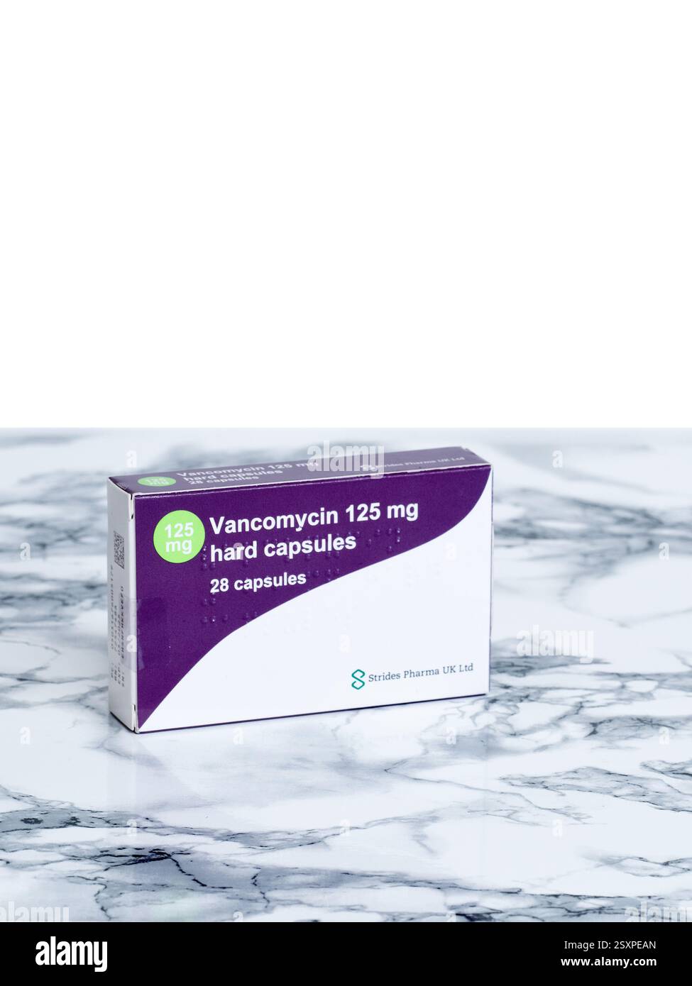 Vancomycin 125mg capsules Stock Photo - Alamy