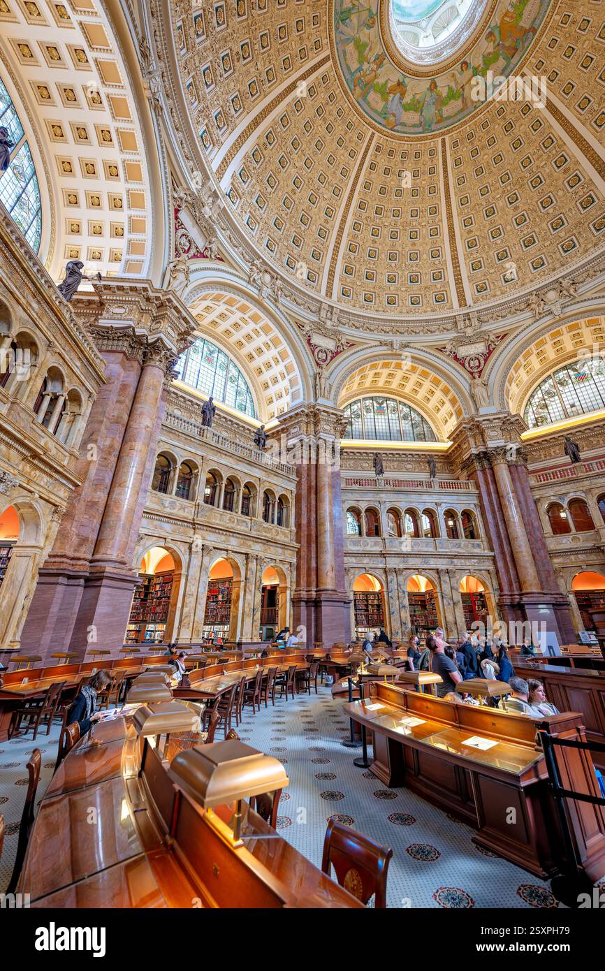 WASHINGTON DC, United States — The Main Reading Room of the Library of ...