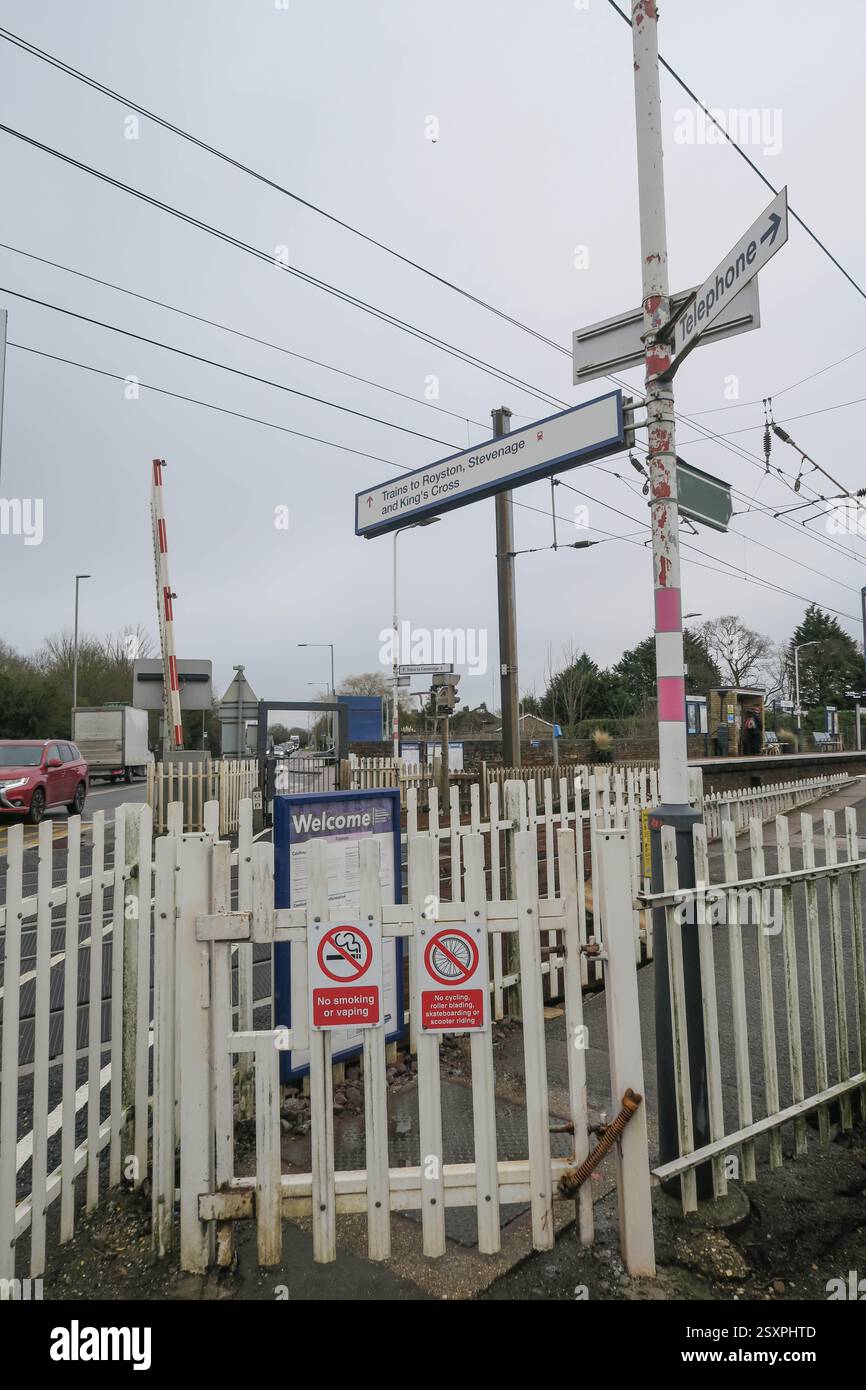 Level Crossing (railway crossing), Foxton railway station ...