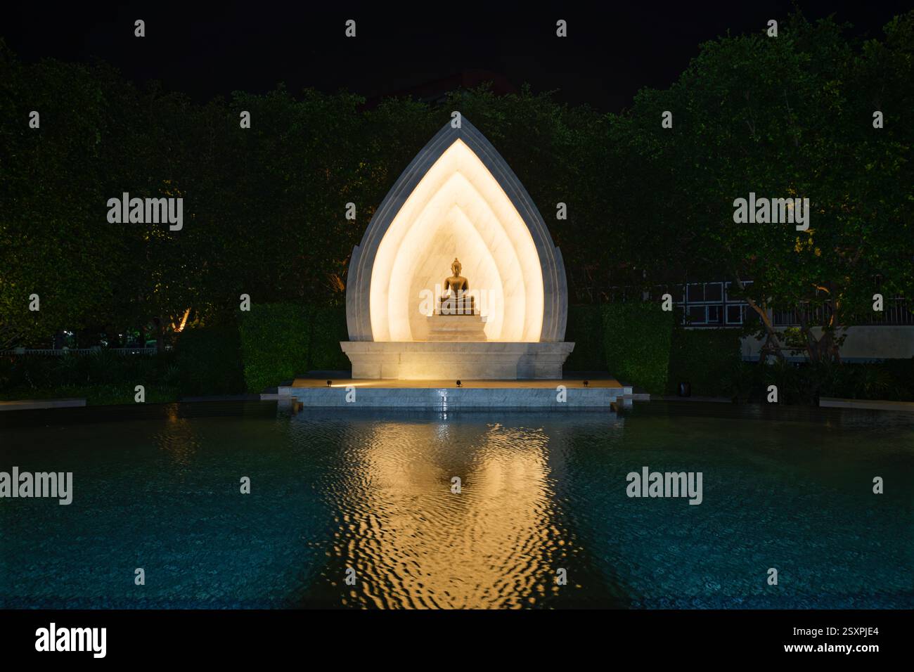 Illuminated Buddha with water reflection Bangkok Stock Photo - Alamy