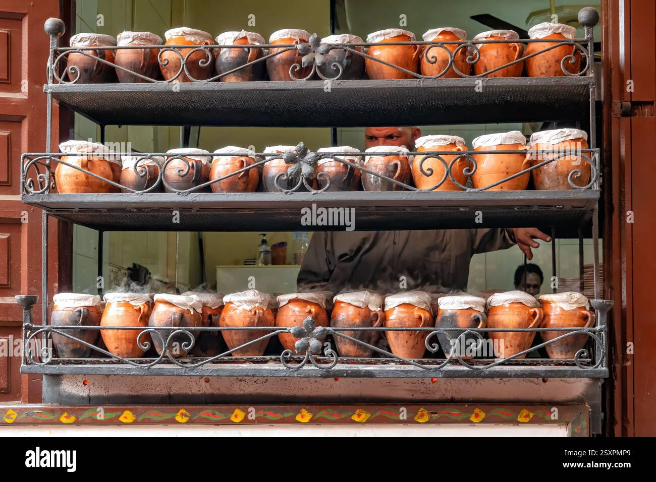 Clay cooking pots hi-res stock photography and images - Alamy