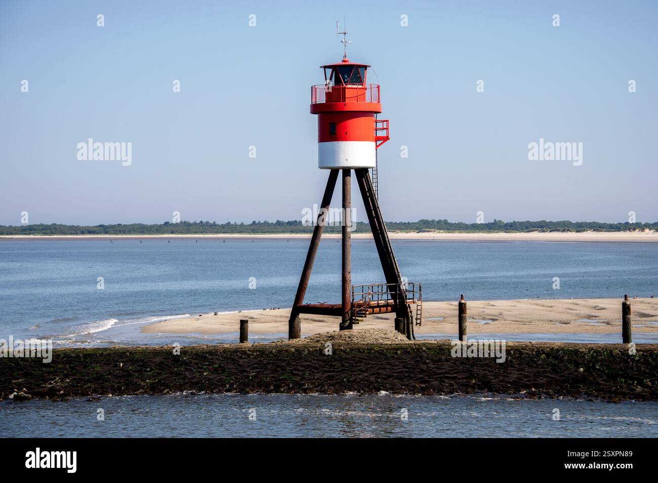 Borkum, Germany. 26th June, 2024. The Fischerbalje beacon, a landmark ...