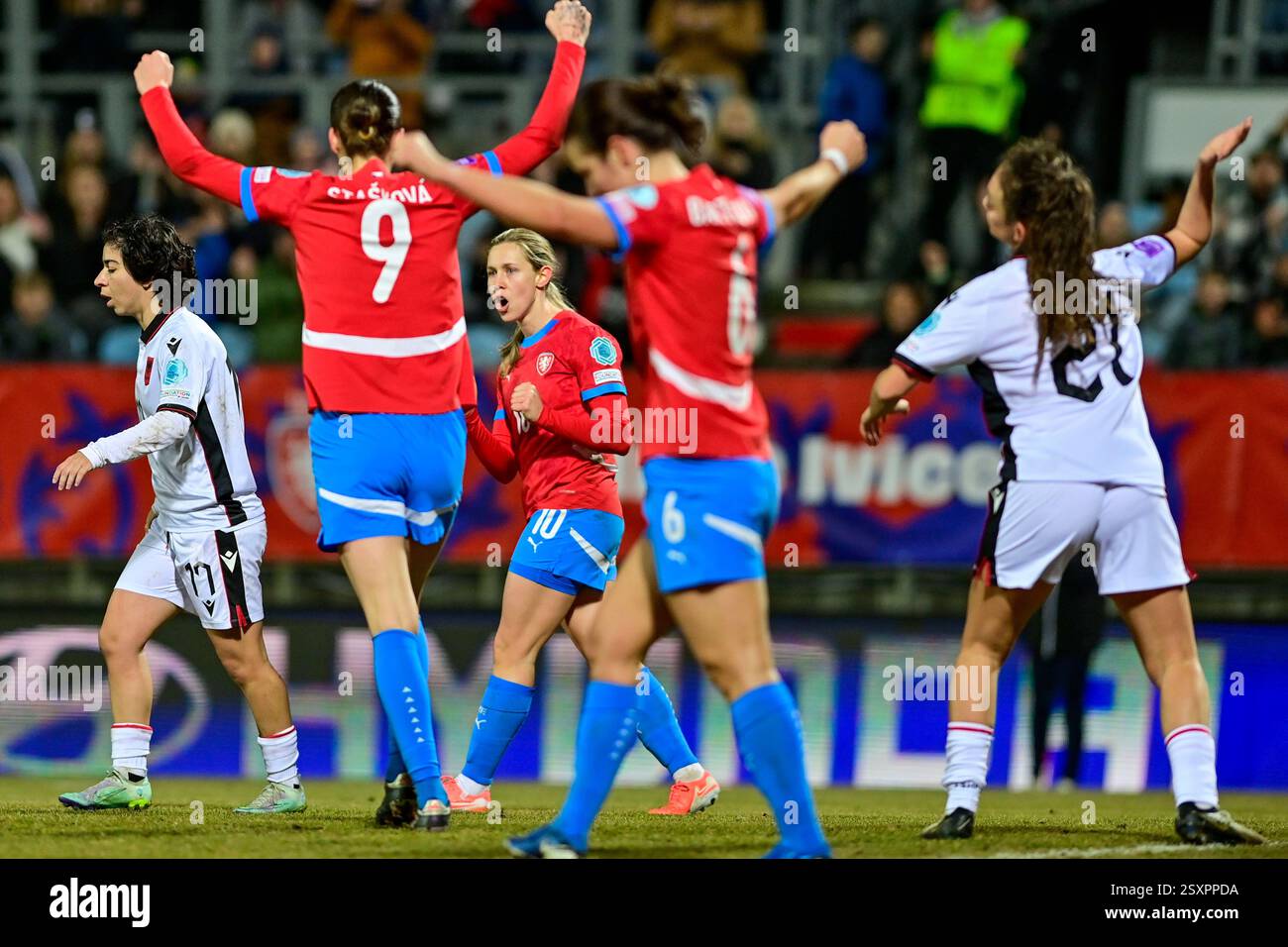 Budweis, Czech Republic. 25th Feb, 2025. L-R Ilarja Zarka (Albania ...