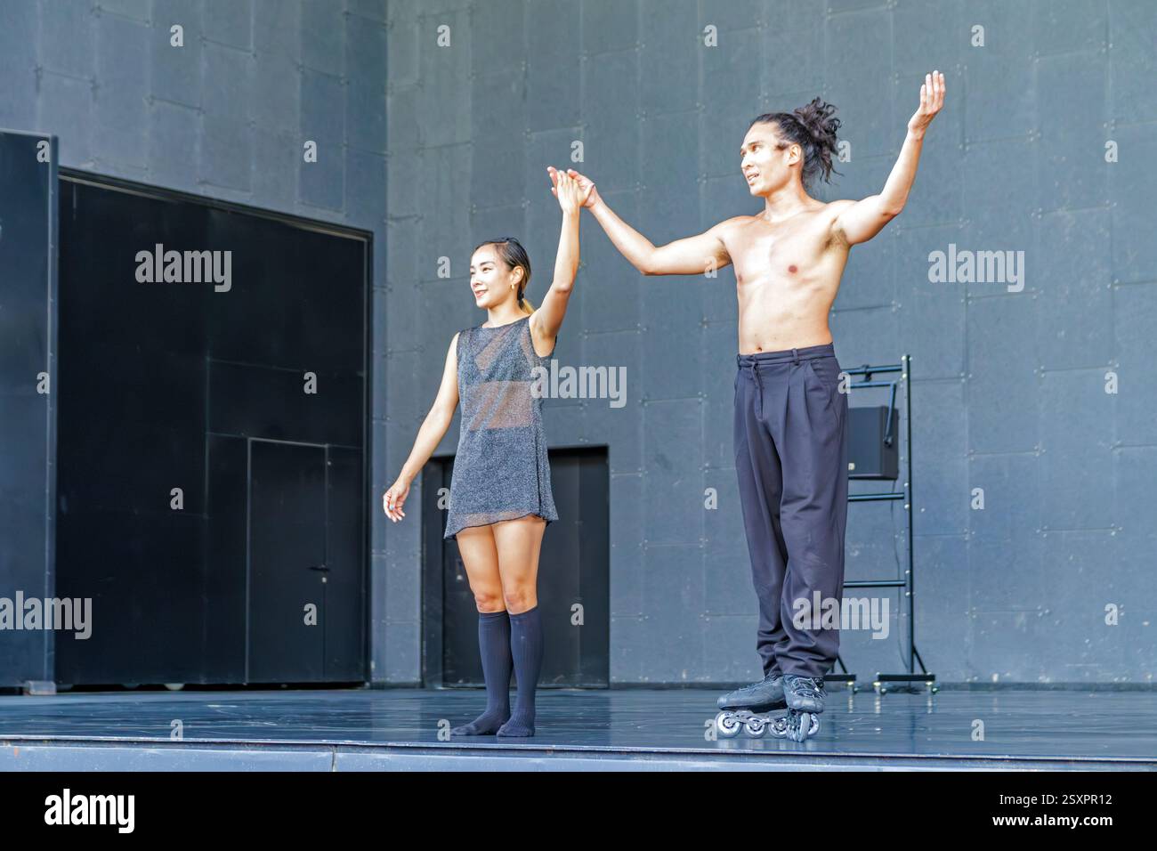 Reflet: Hip-Hop Dance Show with Shihya Peng and Xuan Le. Amphitheatre Claude Nougaro ...