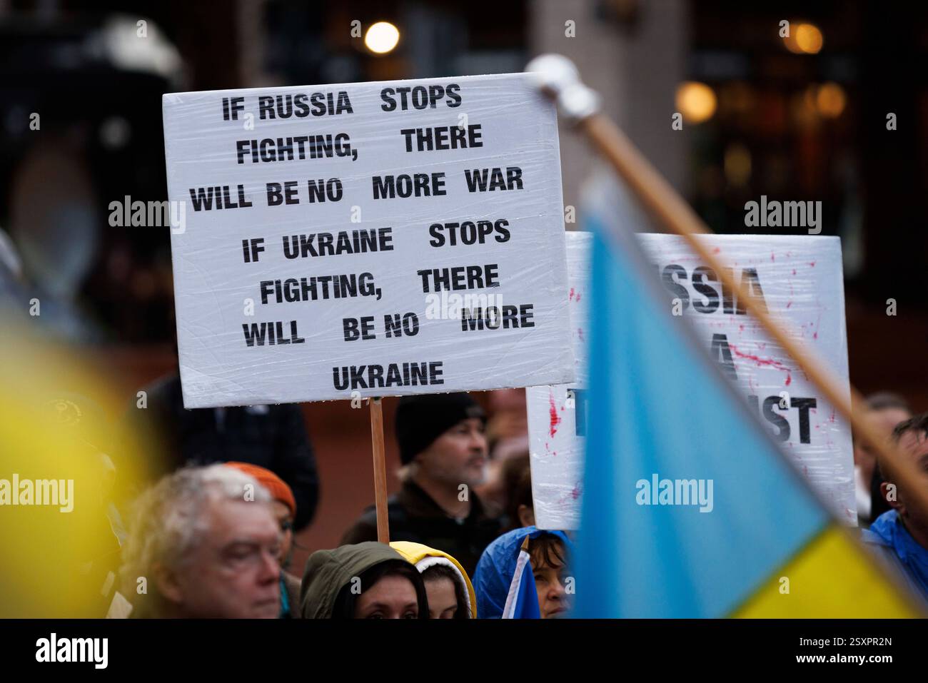 Several hundred people supporting the Portland, Oregon Ukraine ...