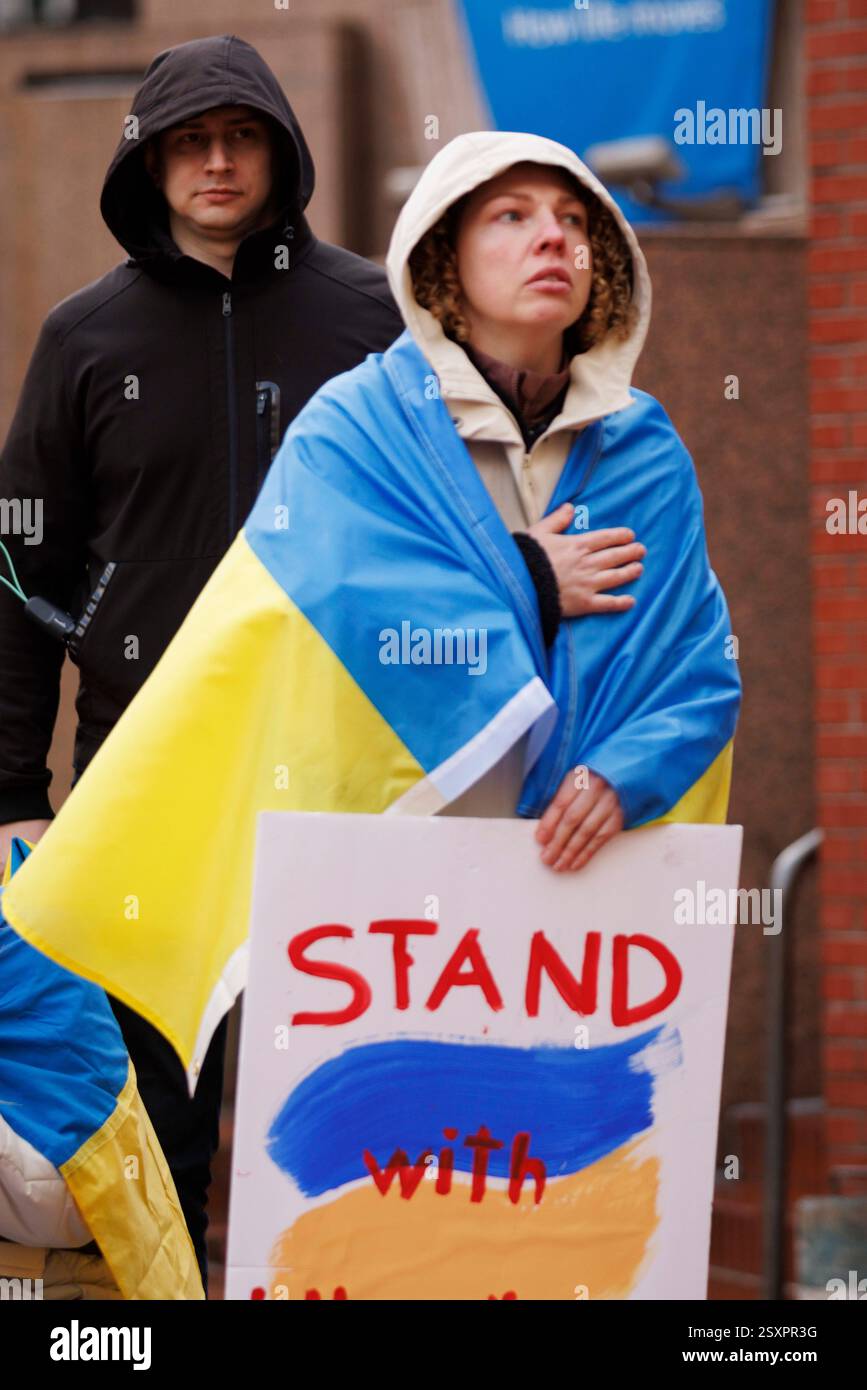 Several hundred people supporting the Portland, Oregon Ukraine ...