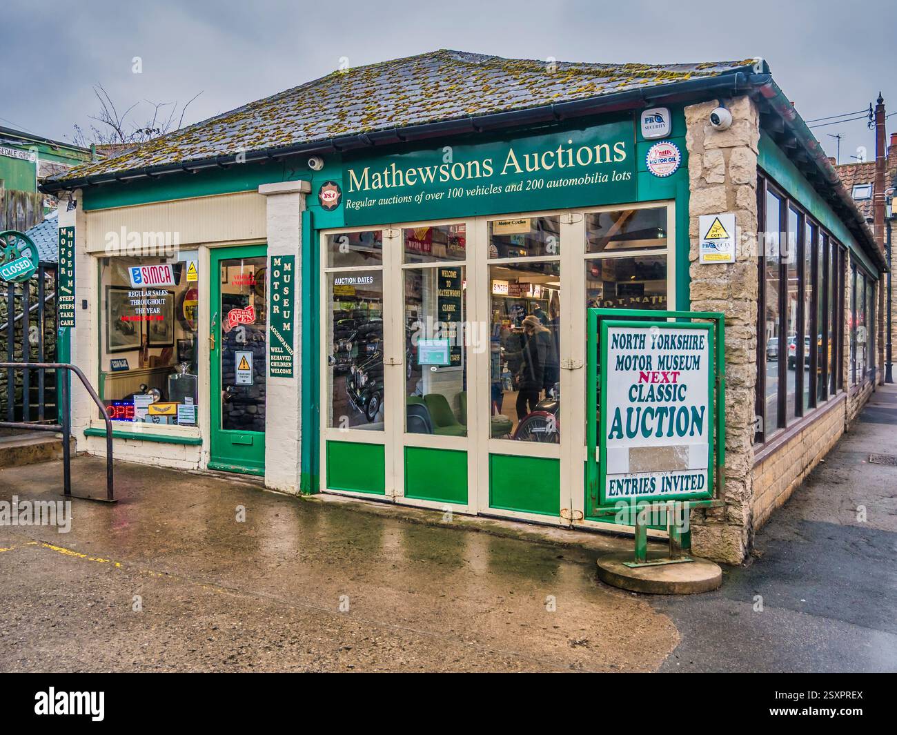 Bangers and cash tv programme hi-res stock photography and images - Alamy