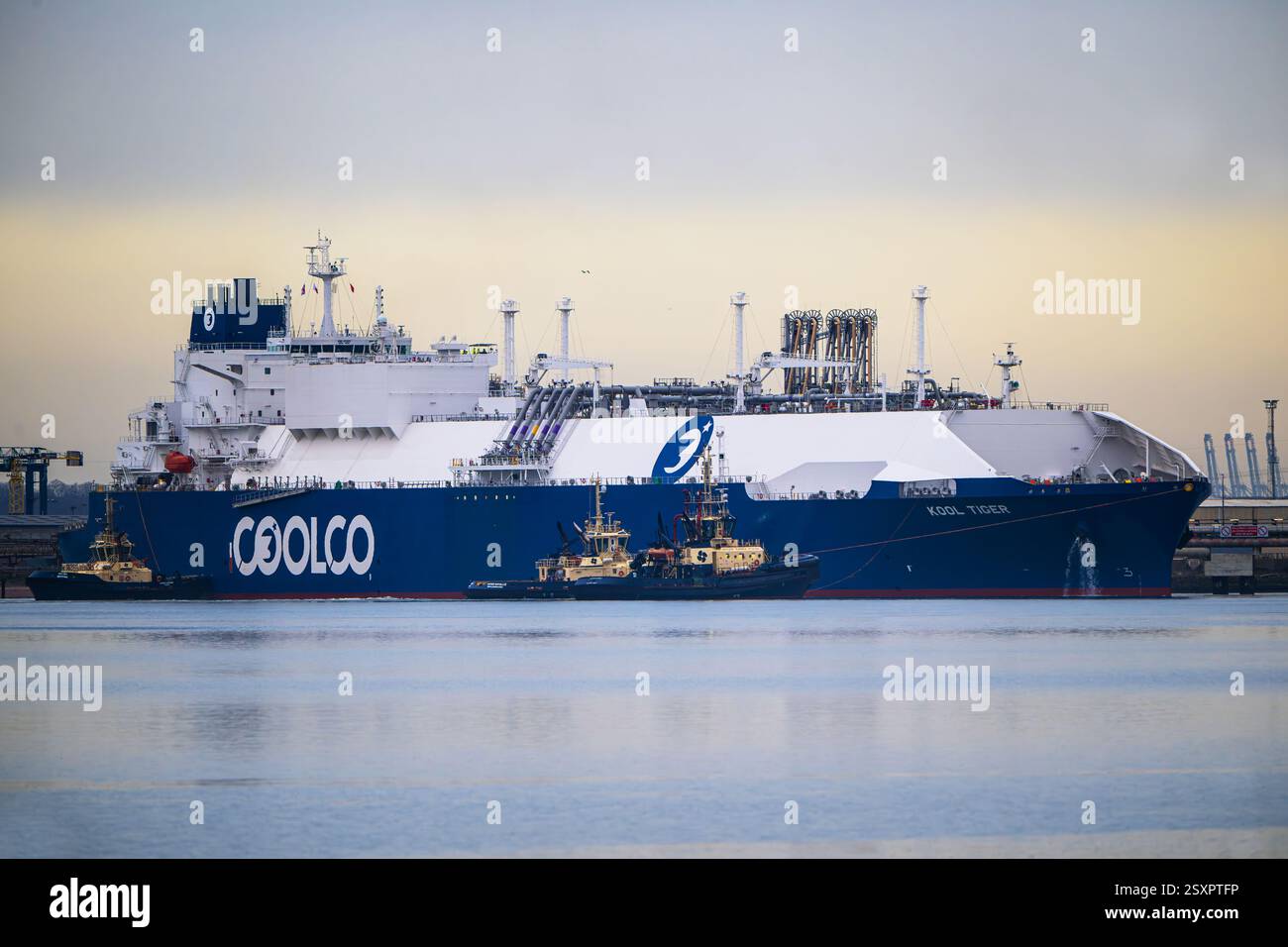 LNG Tanker Kool Tiger arrives to Thamesport, Kent, UK, delivering ...