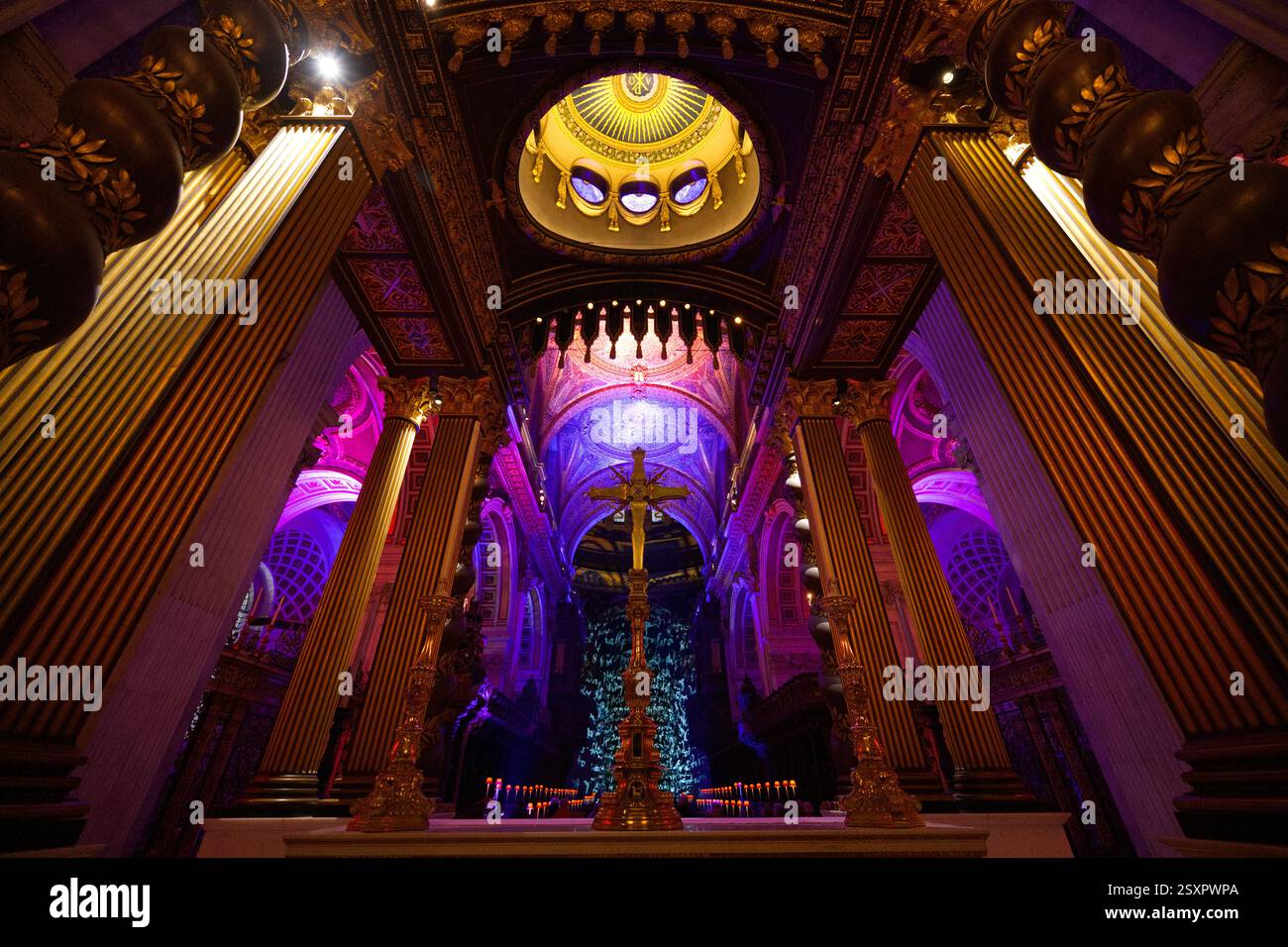 Luminous light installation The High Altar inside St. Paul's Cathedral ...