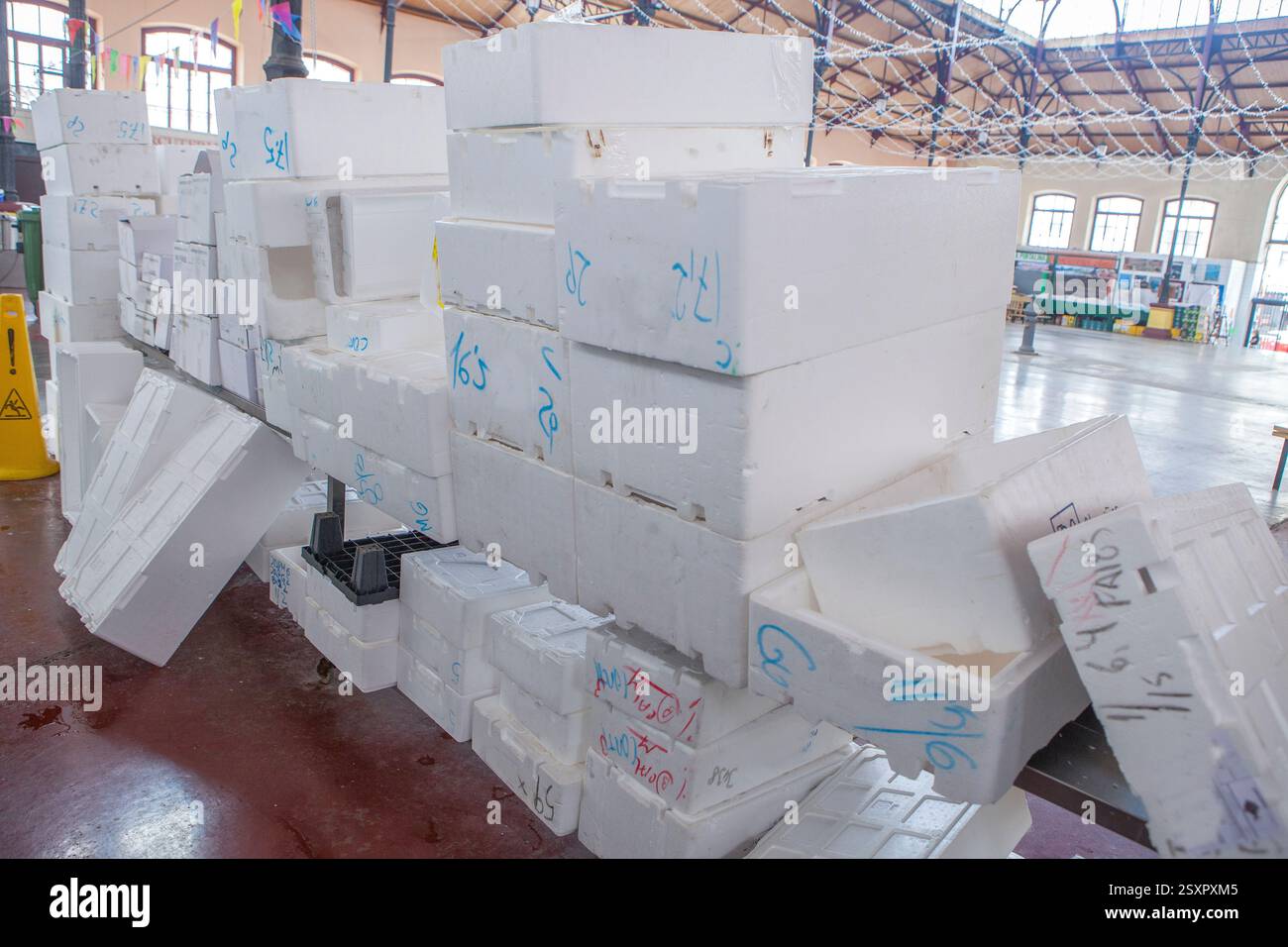 Zero water absorption hi-res stock photography and images - Alamy