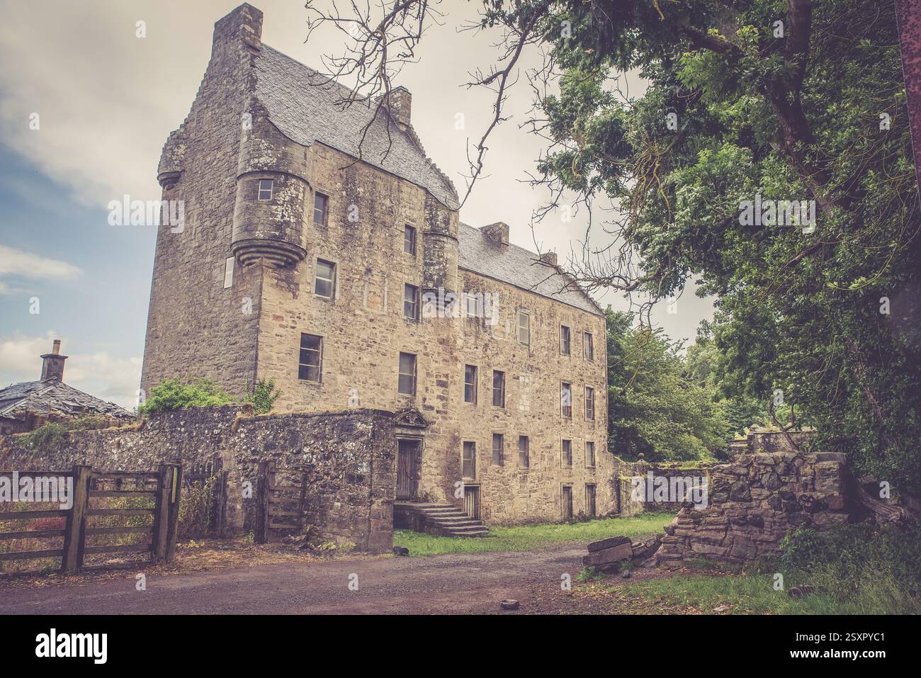 Midhope Castle, South Queensferry, Scotland Stock Photo - Alamy