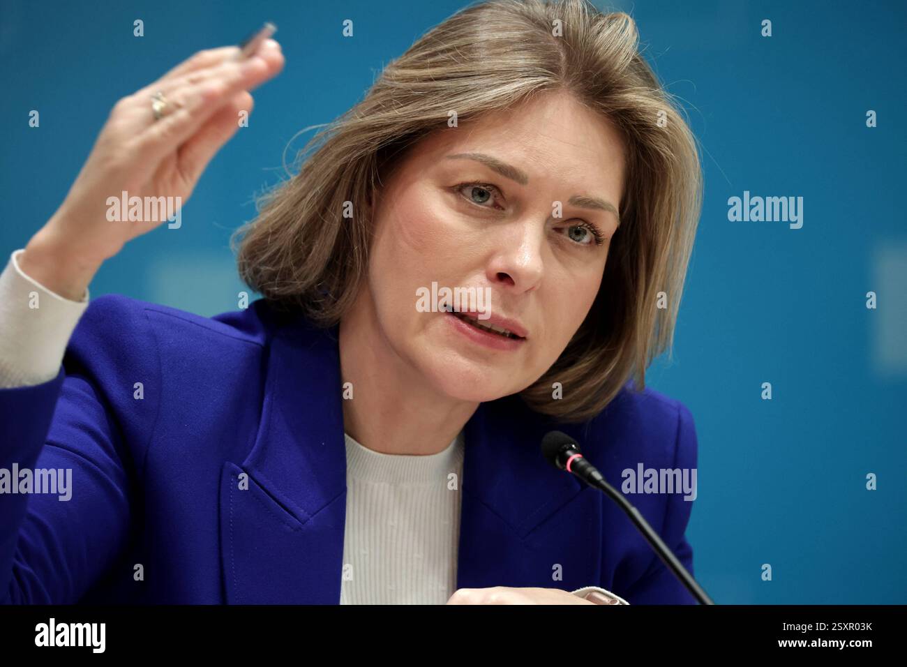 Dr. Helena Melnikov, Hauptgeschaeftsfuehrerin DIHK, PK zu - IHK ...