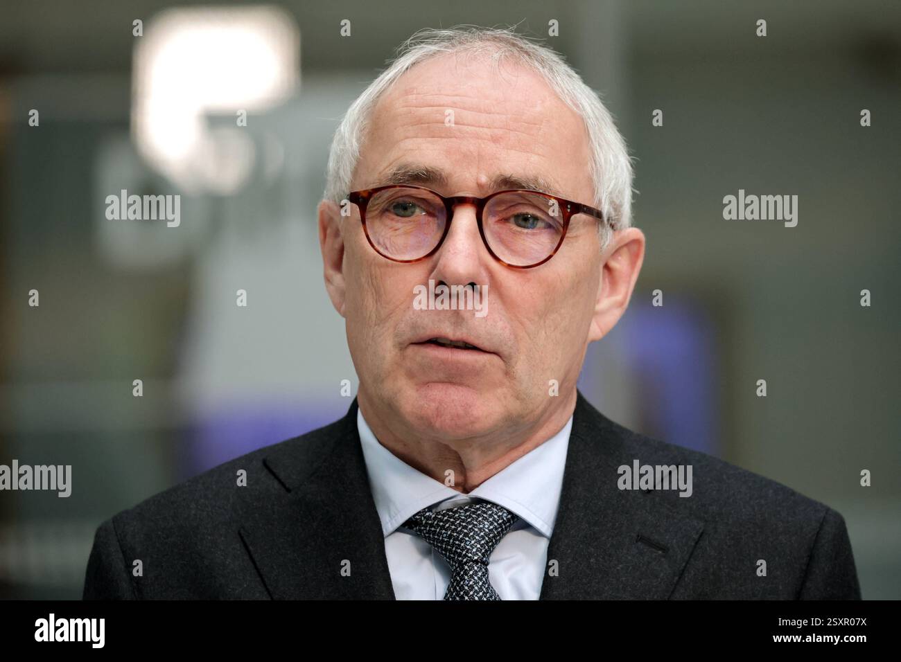 Peter Adrian, Praesident DIHK, PK zu - IHK-Unternehmensbarometer 2025 ...