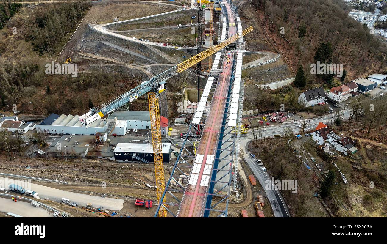 Autobahn A45 - Sauerlandlinie - Stahlhochzeit an der Talbrücke Rahmede Drohnenaufnahme mit Blick ...