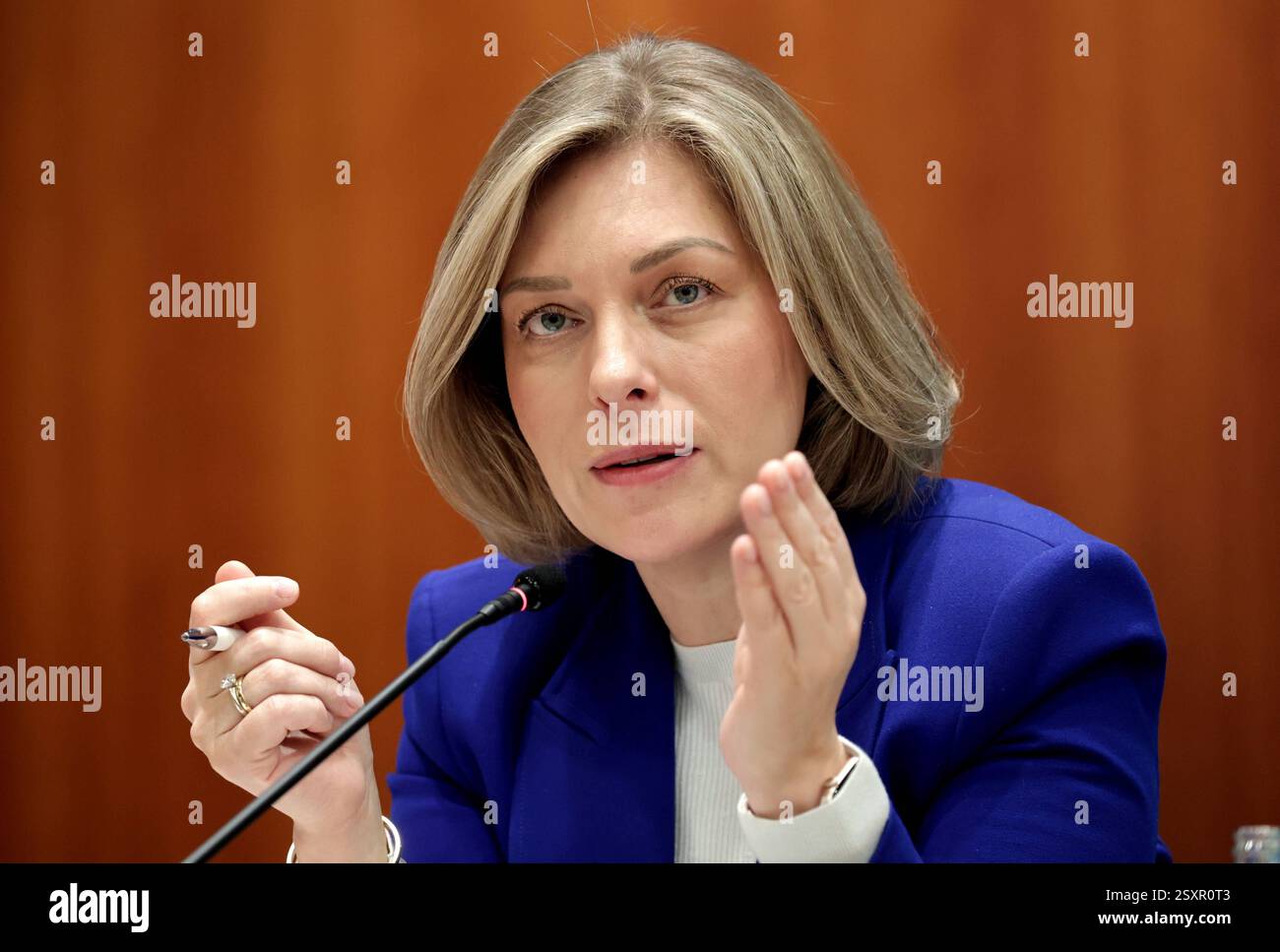 Dr. Helena Melnikov, Hauptgeschaeftsfuehrerin DIHK, PK zu - IHK ...