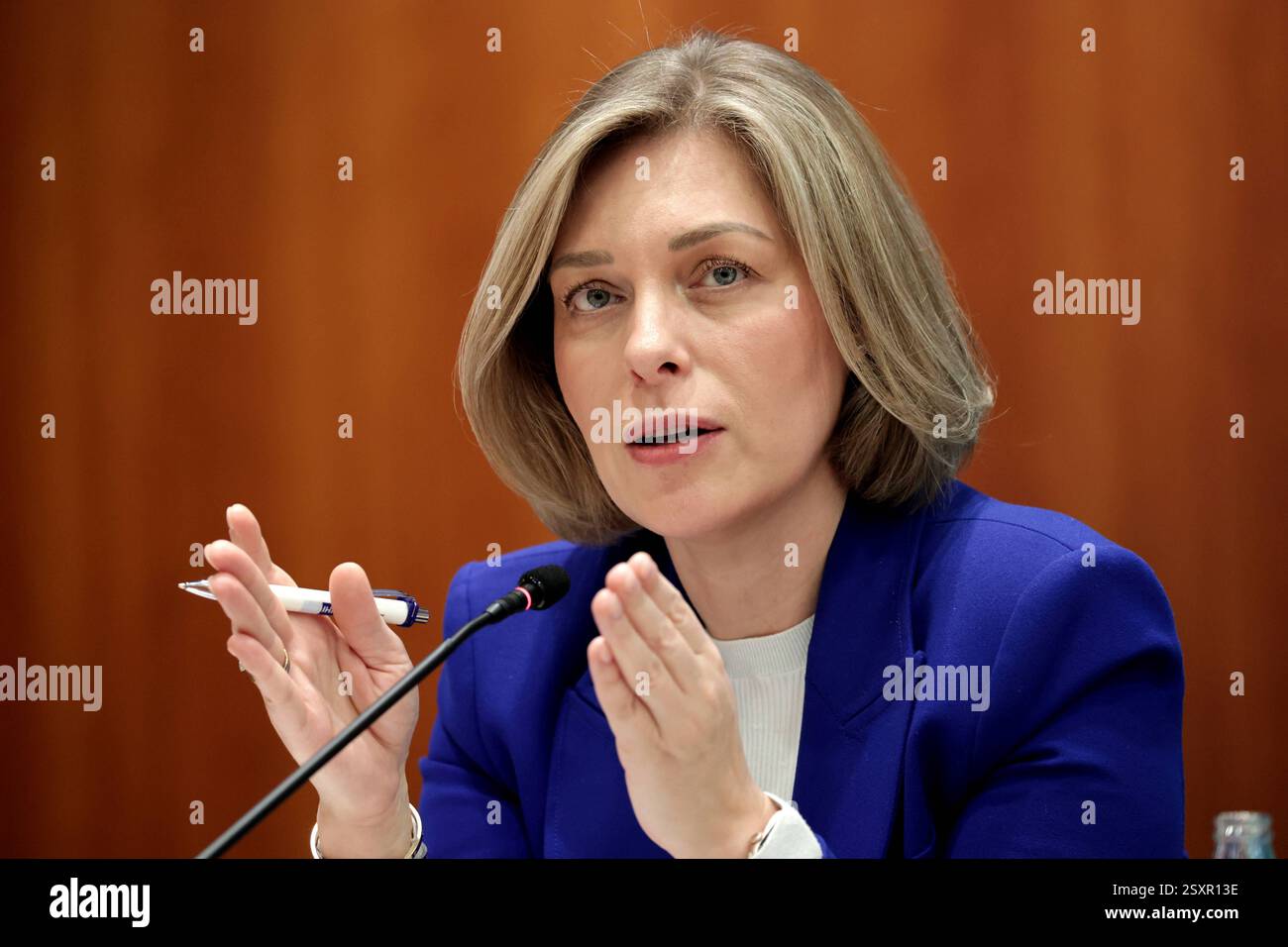 Dr. Helena Melnikov, Hauptgeschaeftsfuehrerin DIHK, PK zu - IHK ...