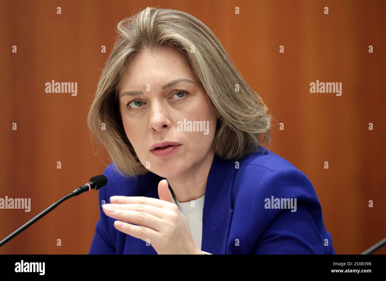 Dr. Helena Melnikov, Hauptgeschaeftsfuehrerin DIHK, PK zu - IHK ...