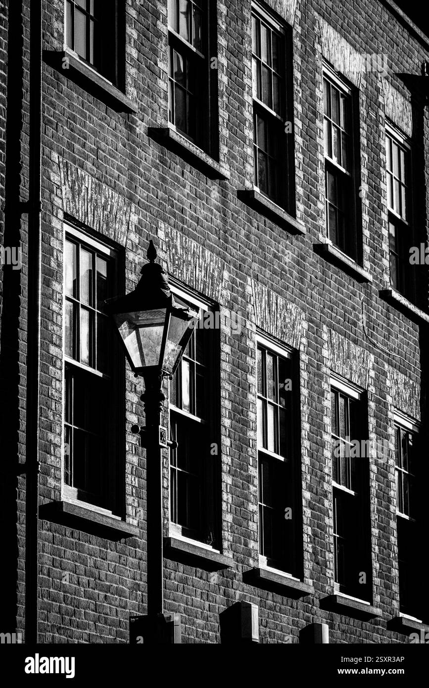 Terrace house, East End, London, England, UK Stock Photo - Alamy