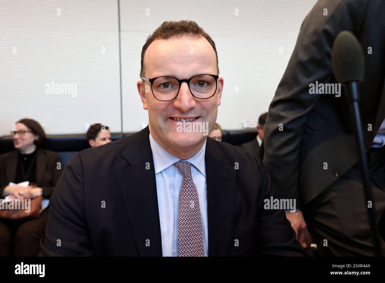 Jens Spahn, MdB, CDU, im Sitzungssaal der CDU Bundestagsfraktion vor der Sitzung, DEU, Berlin ...