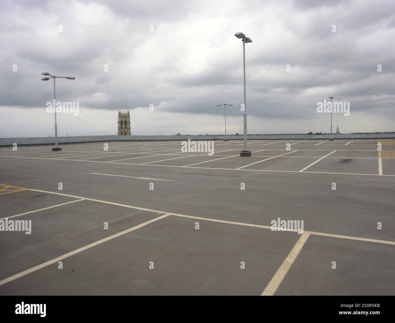 Cars on the top deck hi-res stock photography and images - Alamy