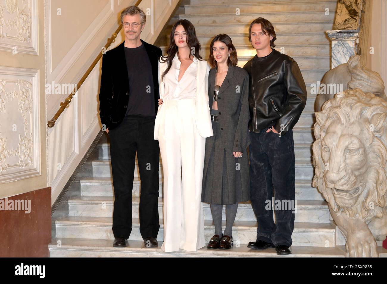 Kim Rossi Stuart, Deva Cassel, Benedetta Porcaroli und Saul Nanni beim ...