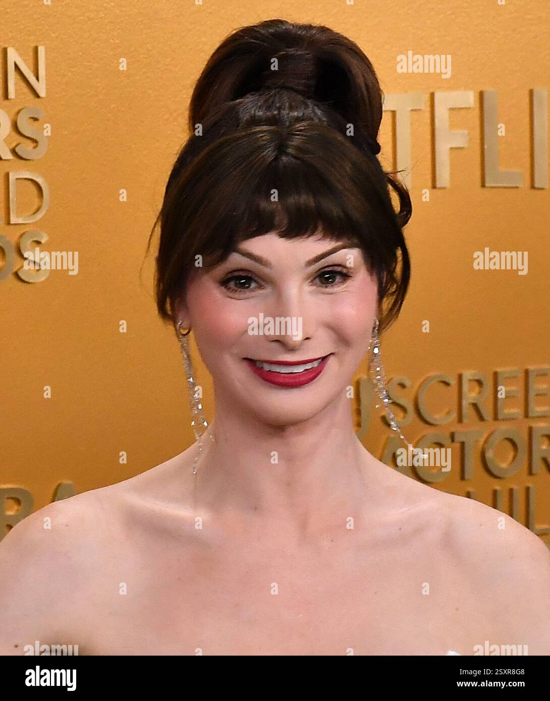 Dylan Mulvaney attends the 31st Annual Screen Actors Guild Awards at ...