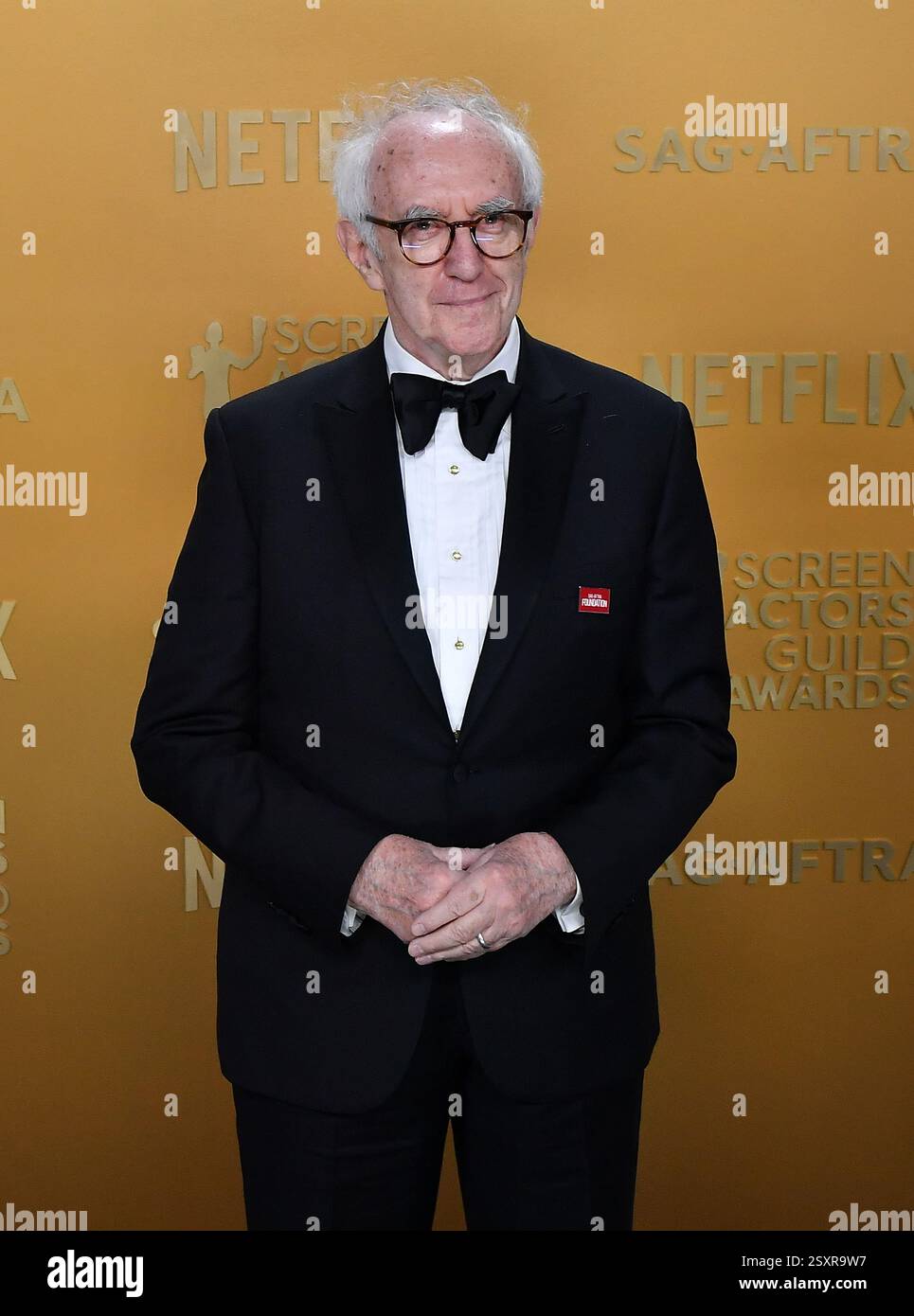 Jonathan Pryce attends the 31st Annual Screen Actors Guild Awards at ...