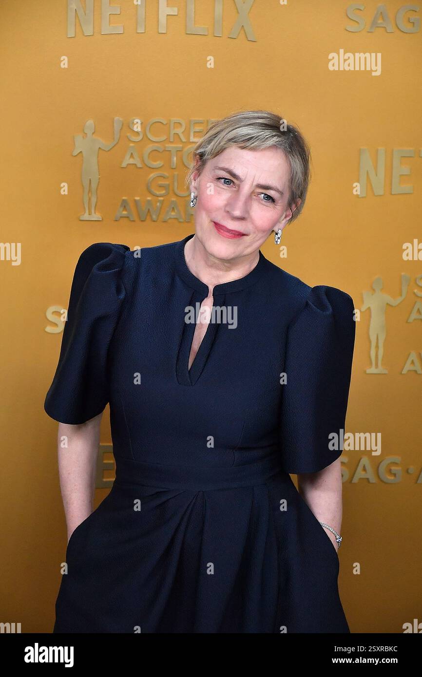 Saskia Reeves attends the 31st Annual Screen Actors Guild Awards at ...