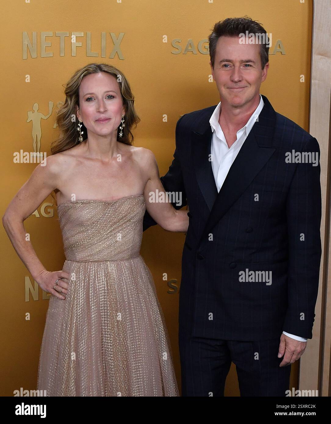 Shauna Robertson and Edward Norton attend the 31st Annual Screen Actors ...
