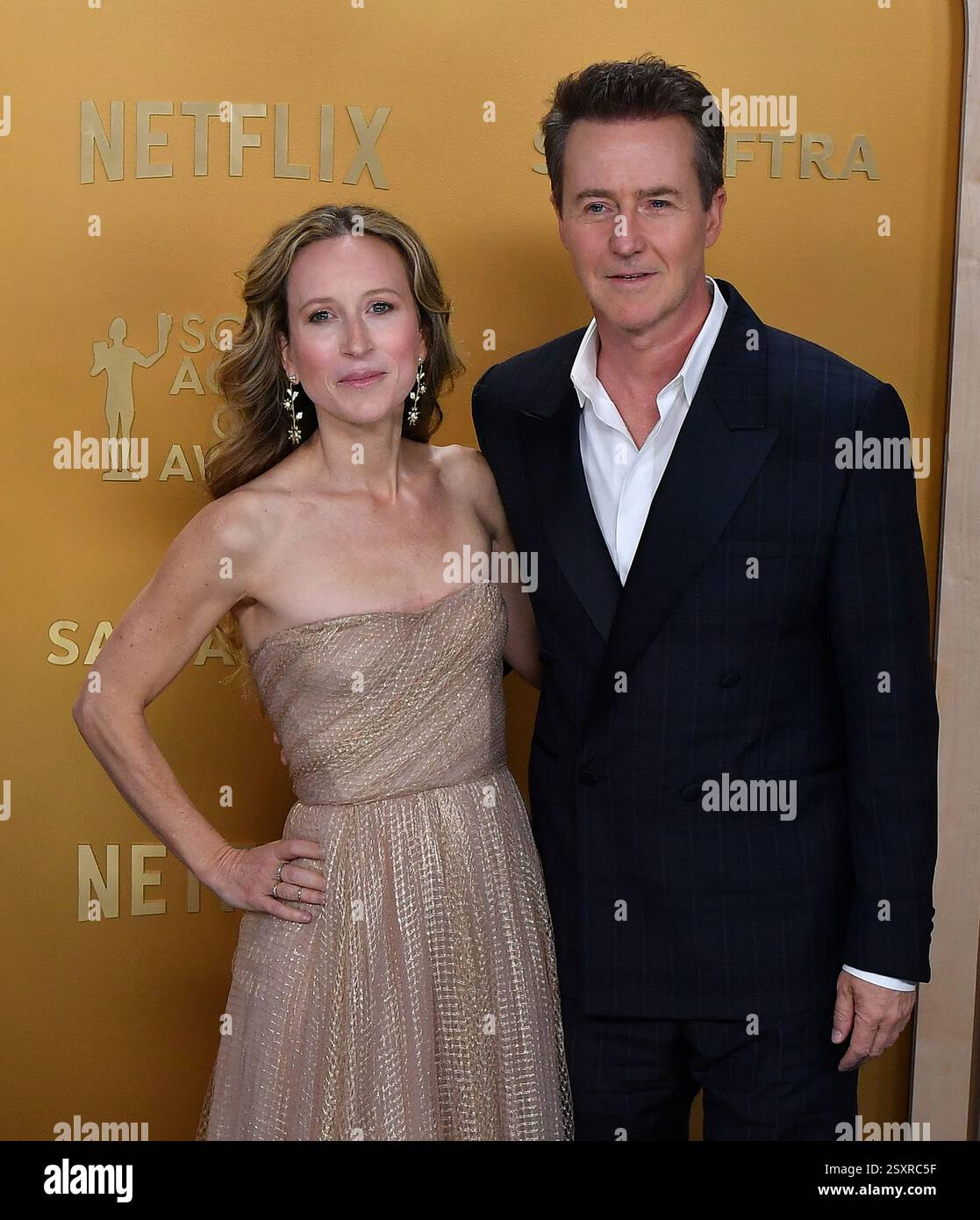 Shauna Robertson and Edward Norton attend the 31st Annual Screen Actors ...