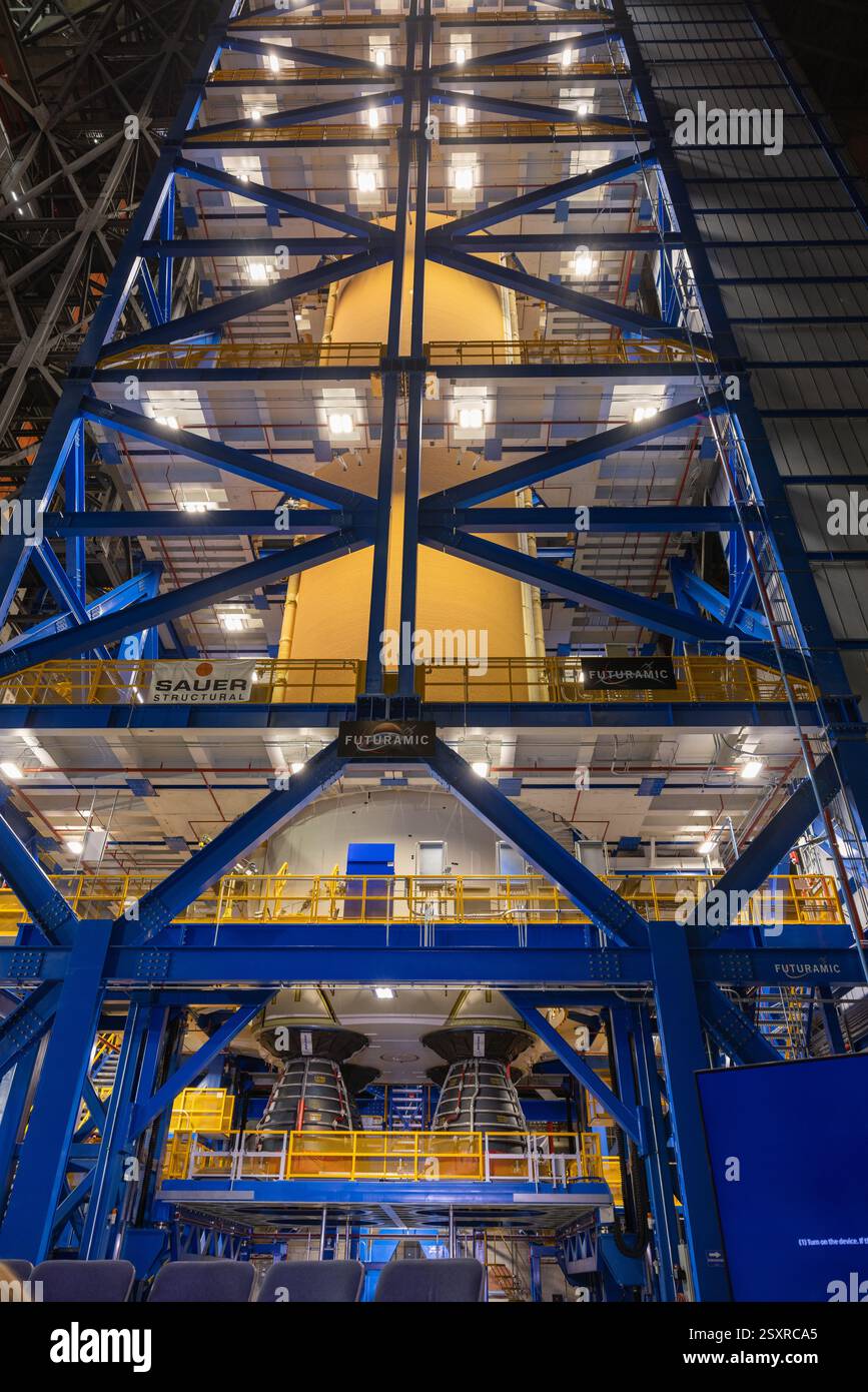 A vertical center Core stage with RS-24 engines in the VAB High Bay #2 ...