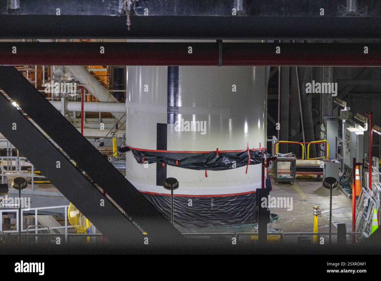 Views from the 5th & 16th floors NASA VAB Verticle Assembly Building of ...