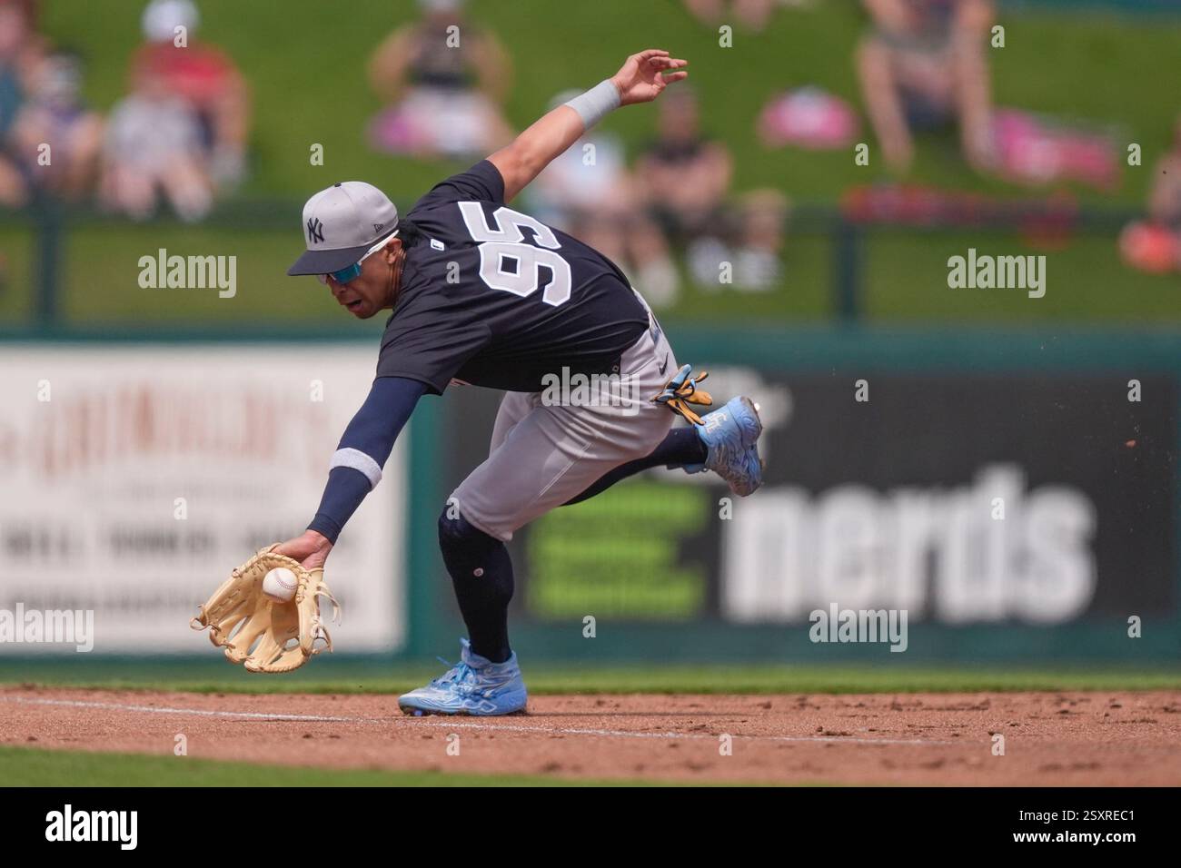 New York Yankees third base Oswaldo Cabrera (95) fields an infield ...