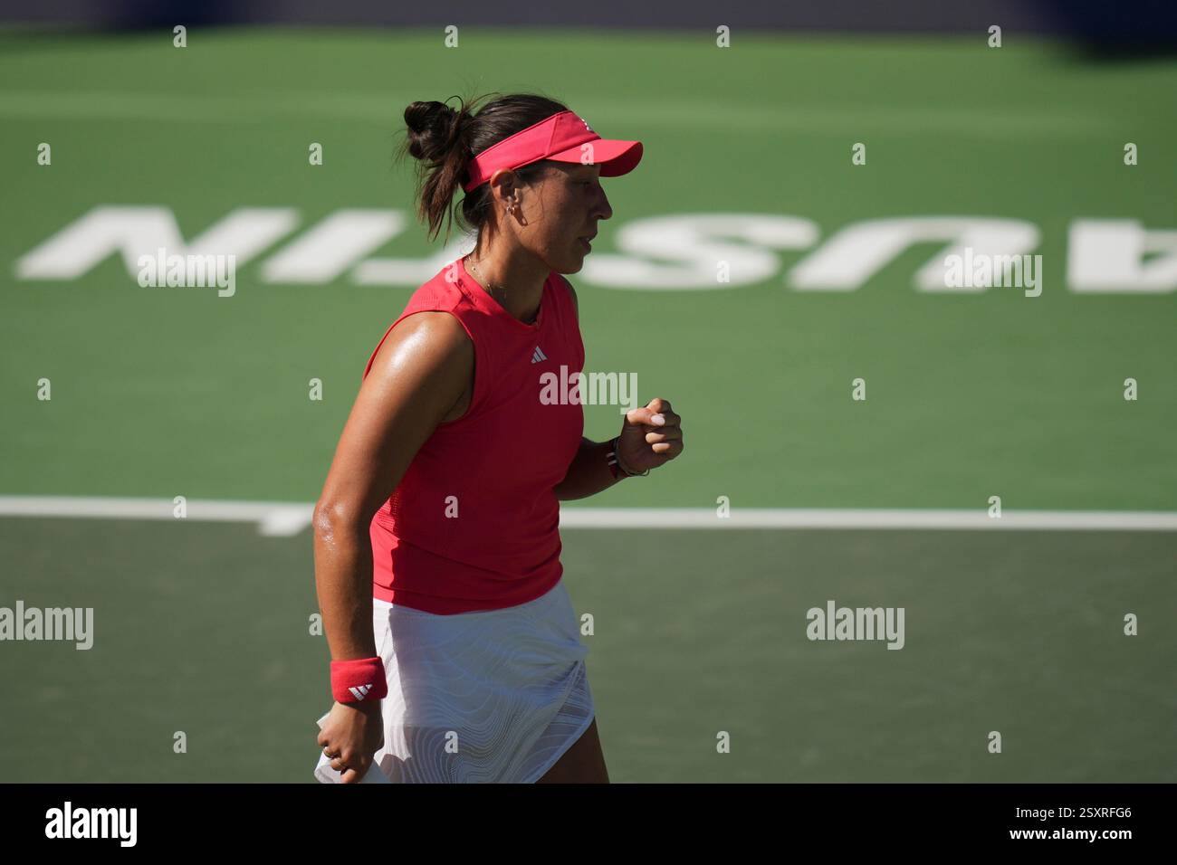 Jessica Pegula reacts against Arantxa Rus, of the Netherlands, during ...