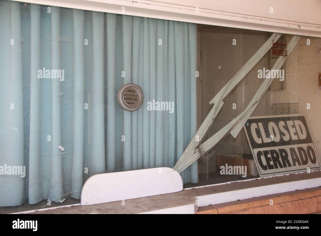 Theatrical maintenance hi-res stock photography and images - Alamy