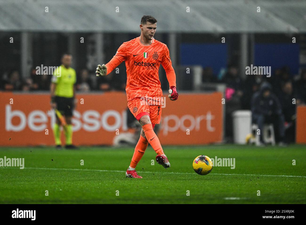 Josep Martínez of FC Inter in action during the Coppa Italia round of ...
