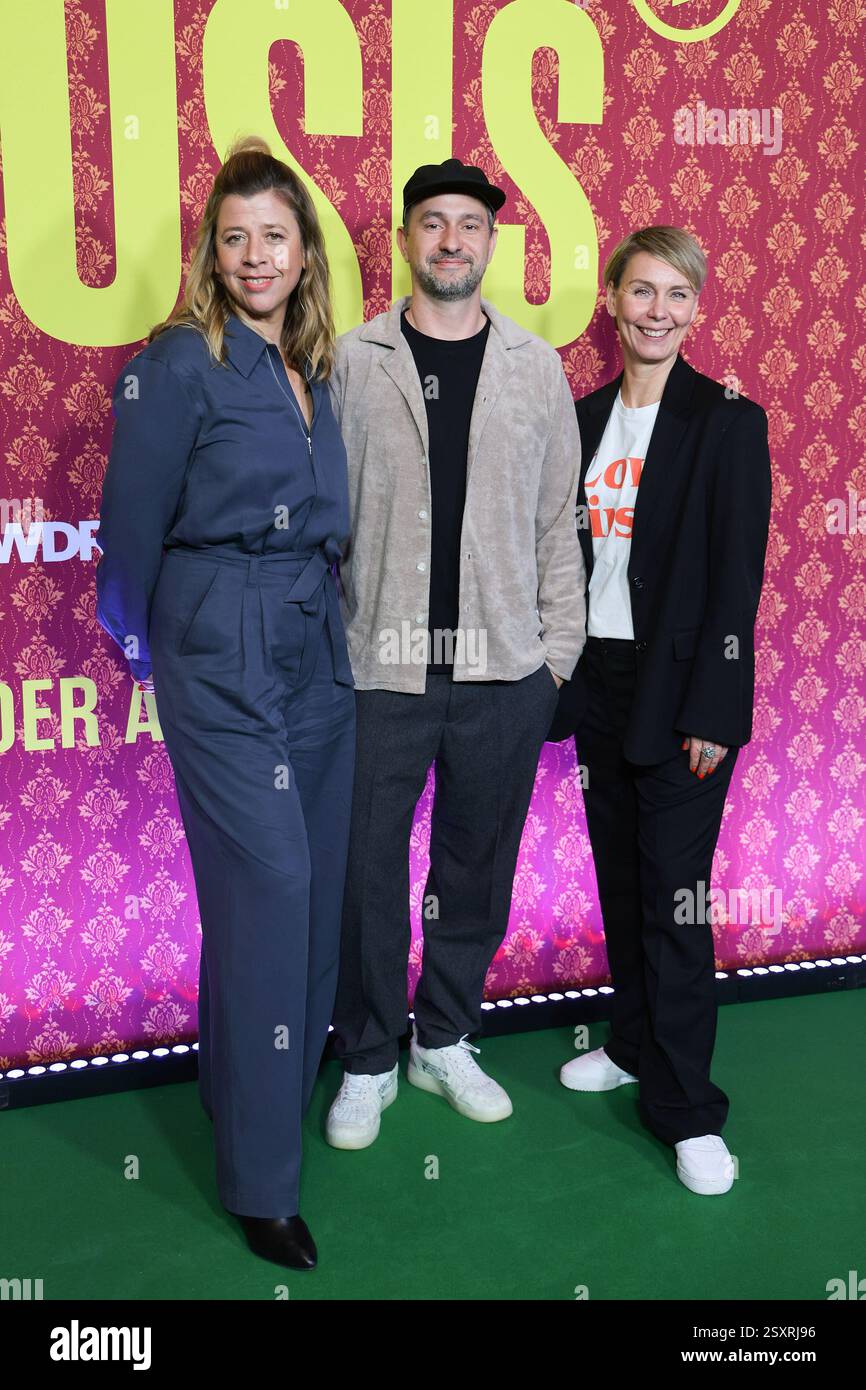 Eva Holtmann, Phil Schmid und Nina Sollich beim Premieren Event der neuen ARD Comedy Serie ...