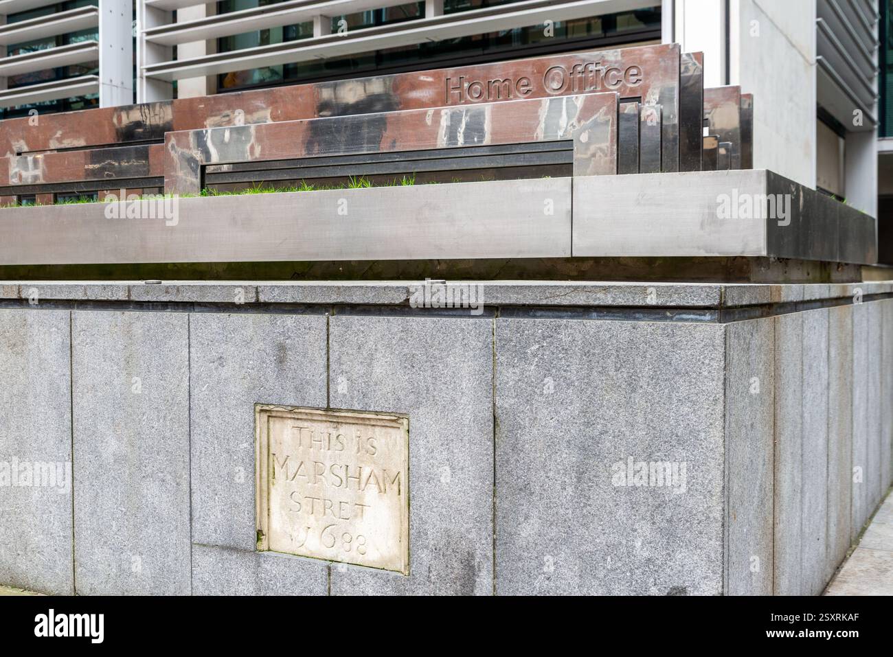 Home Office sign. 2 Marsham Street office building in the City of ...