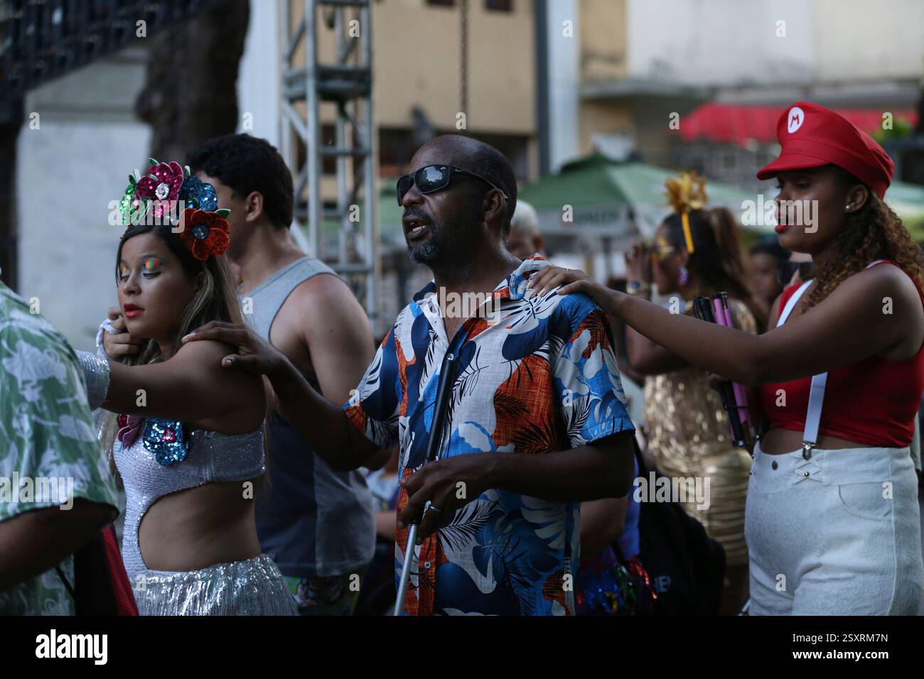 PE - RECIFE - 02/25/2025 - RECIFE, BLOCK HOLD ON OR I'LL FALL ...