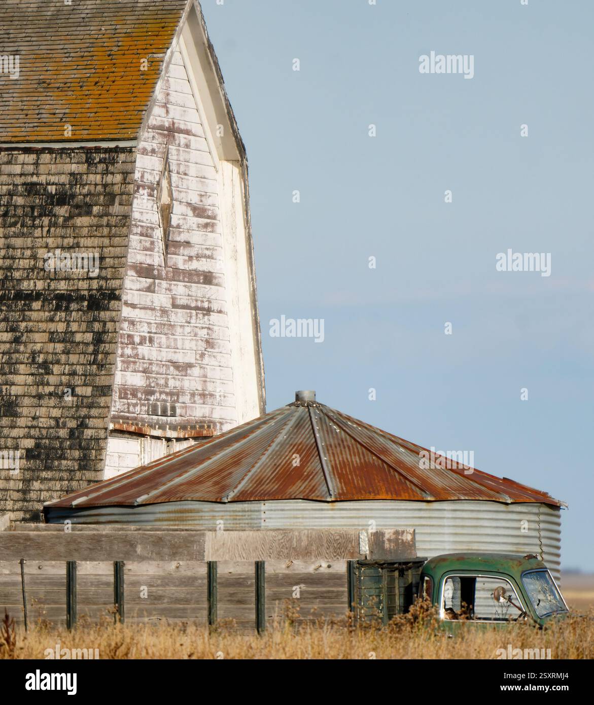 Rural nostalgia in decay hi-res stock photography and images - Alamy