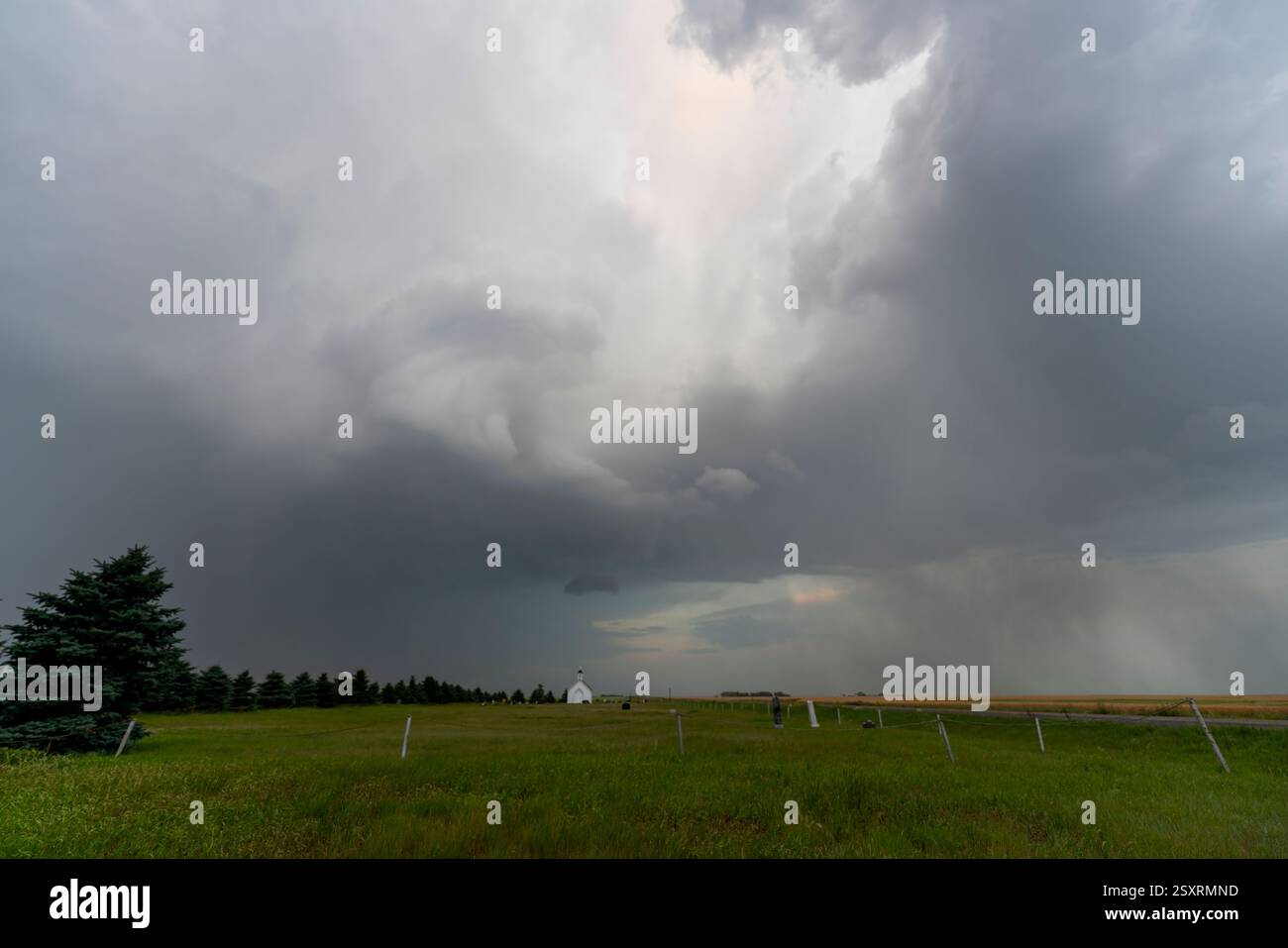 Cumulus clouds over prairie hi-res stock photography and images - Alamy