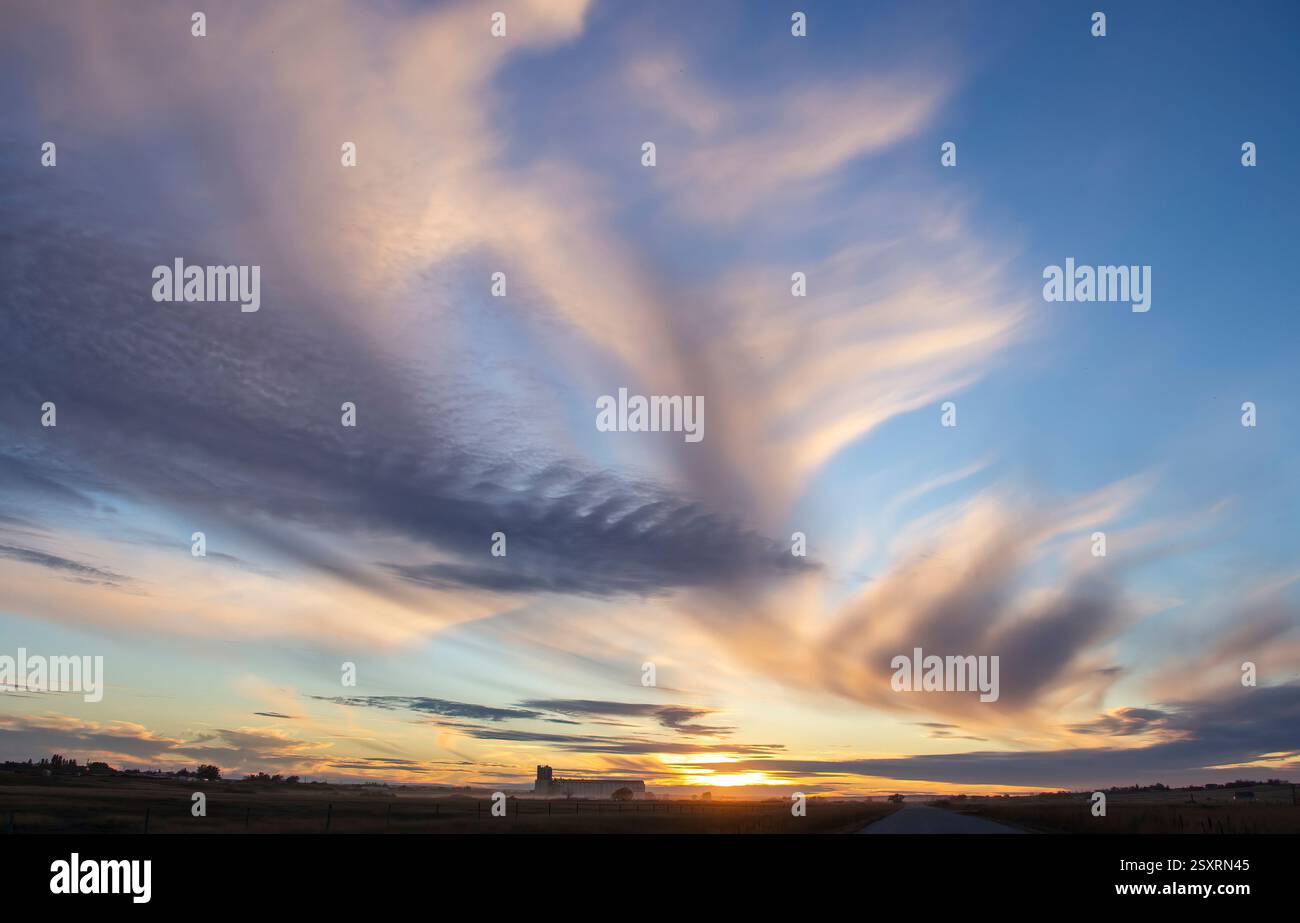 Stunning sunset colors hi-res stock photography and images - Alamy