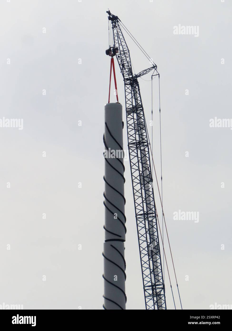 ...jetzt fehlt nur noch die Gondel mit Rotor ...